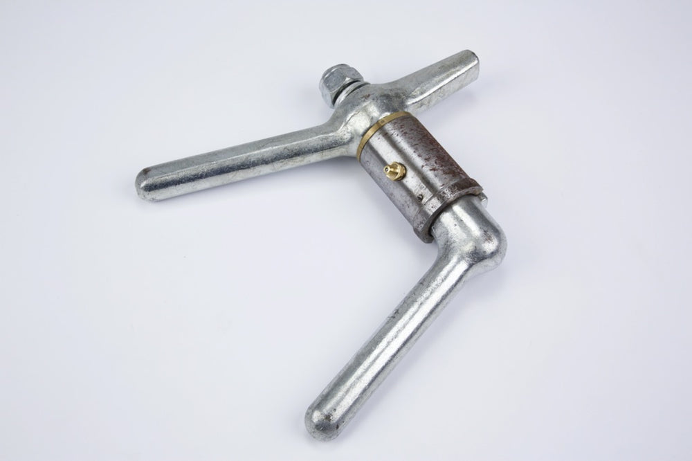 493401-DOG ASSEMBLY W/2 HANDLE, DISTANCE 174 MM SCHWEPPER 104A